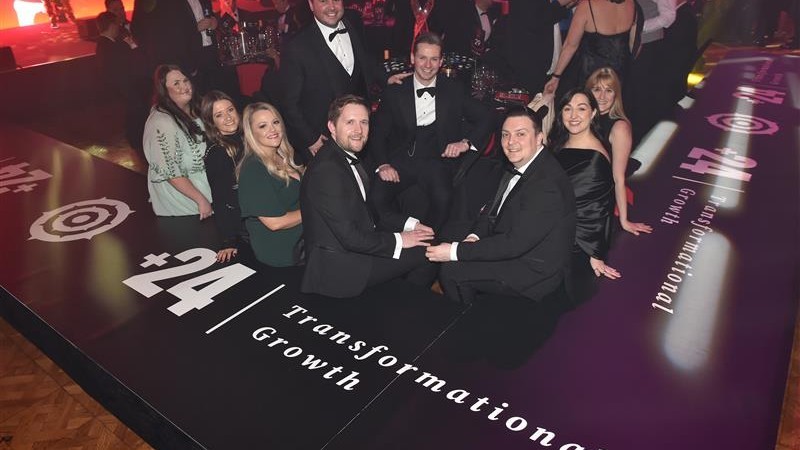 +24 help transform ‘finalists to winners’ on Red Rose Awards Runway ...